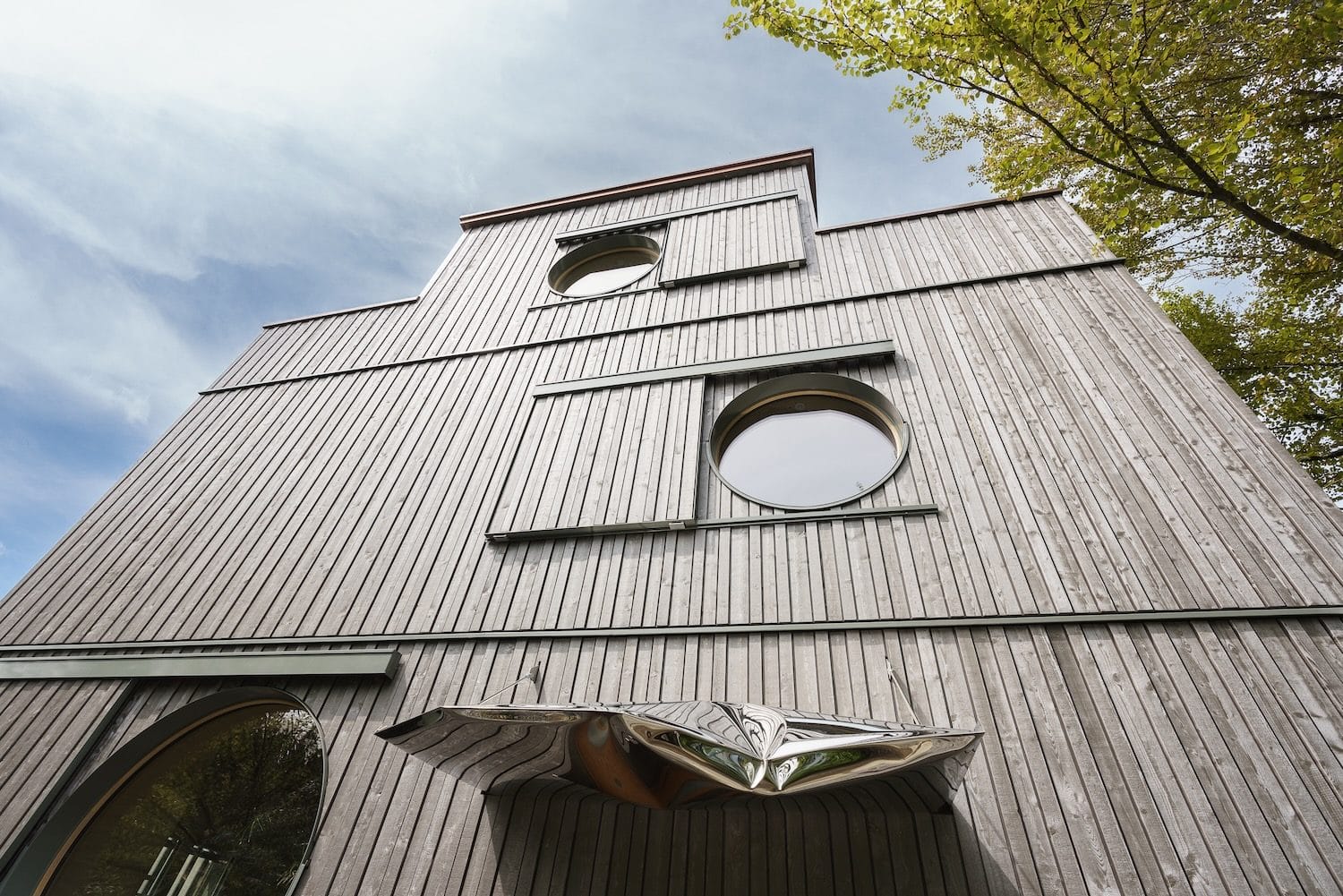 Anna Jach i jej szwajcarski dom, który patrzy