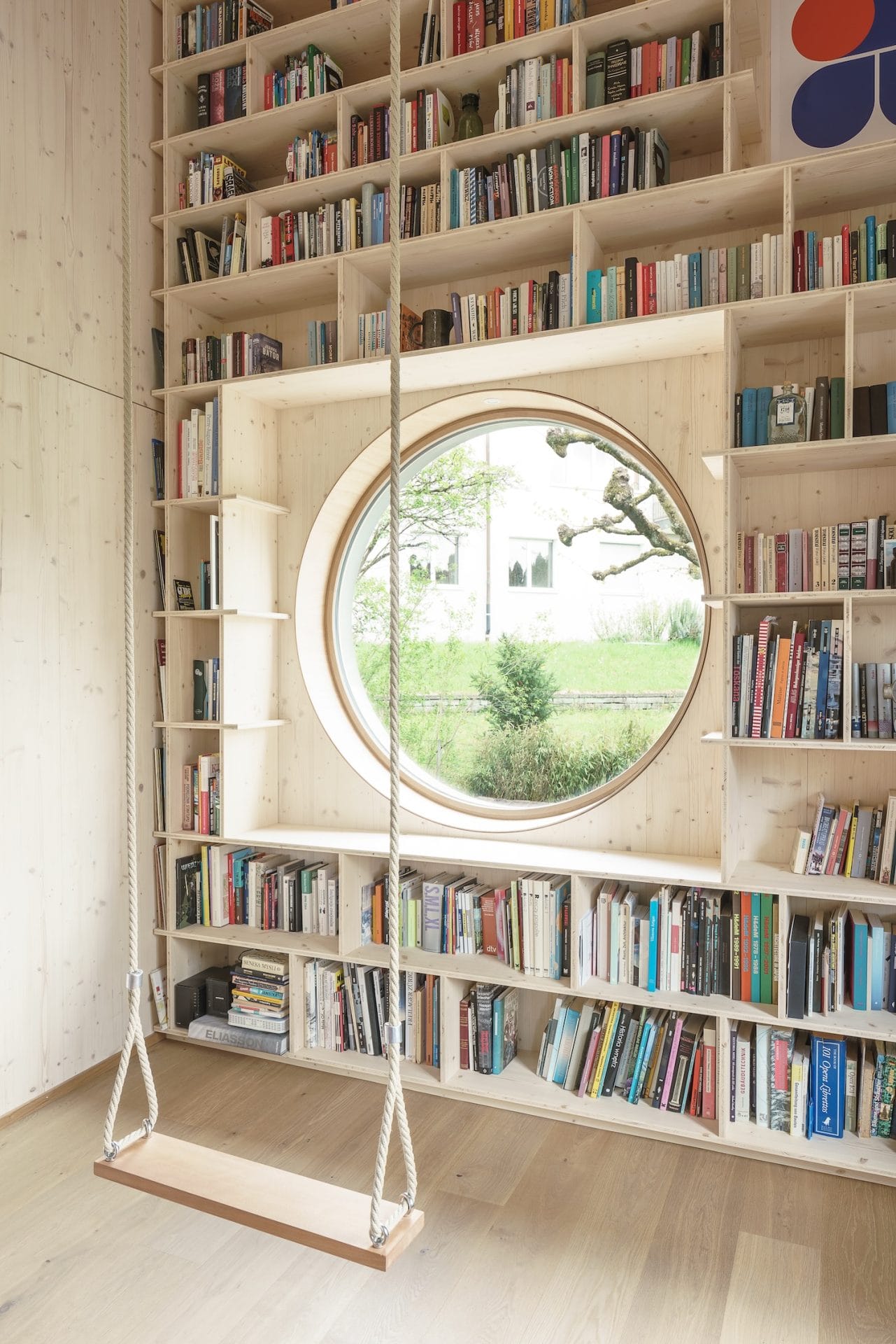 Anna Jach i jej szwajcarski dom, który patrzy