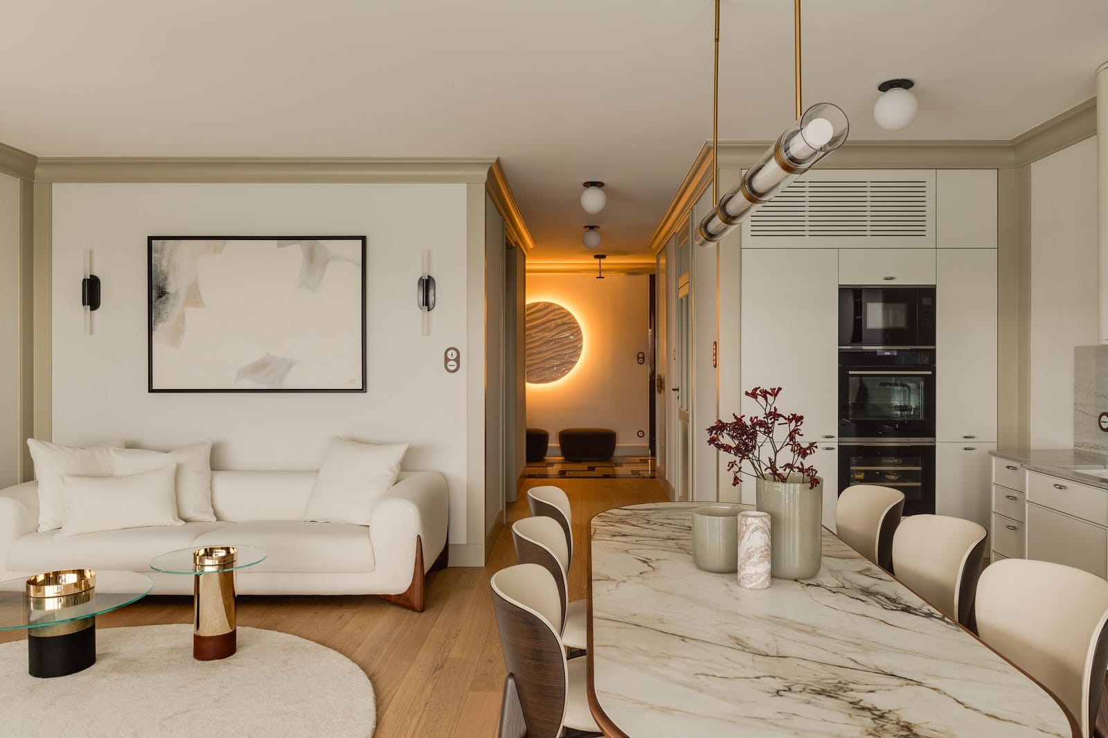 JT Grupa zaprojektowało wnętrzarski rejs przez odcienie bieli