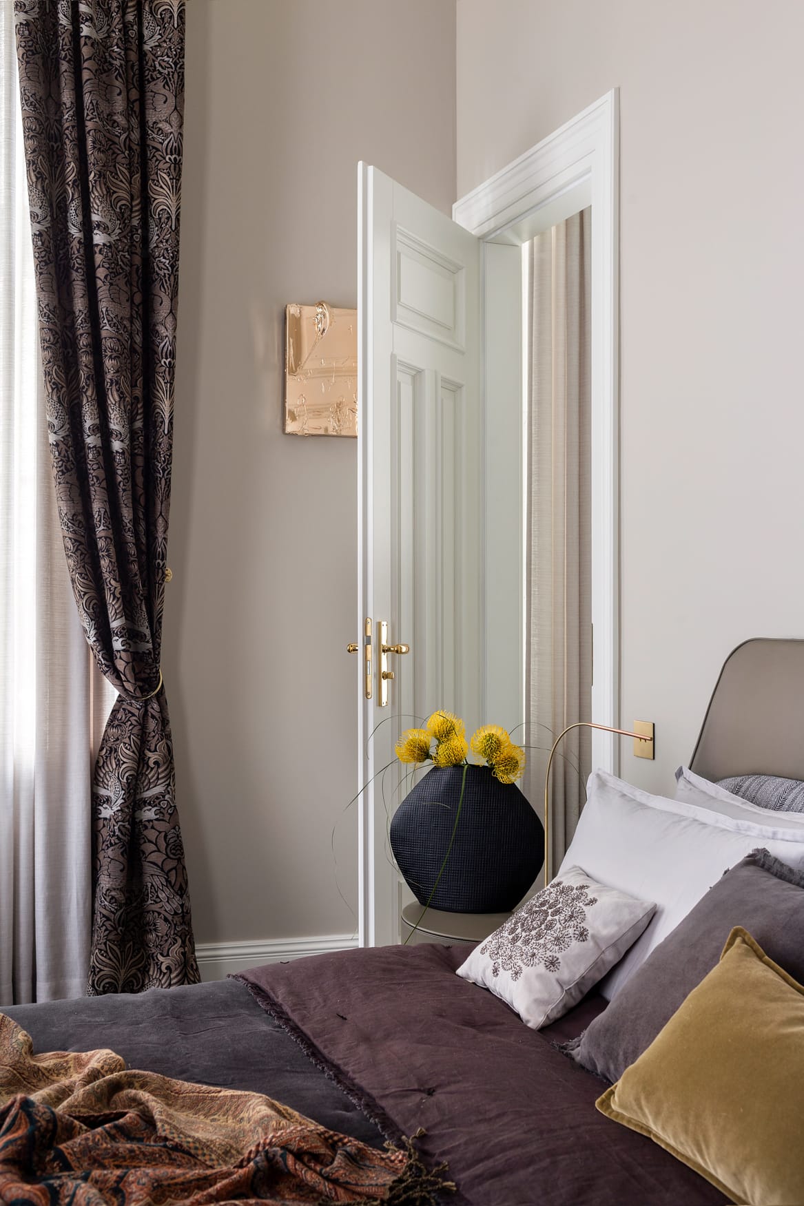 Mow.design studio zaprojektowało apartament przy Foksal 13/15