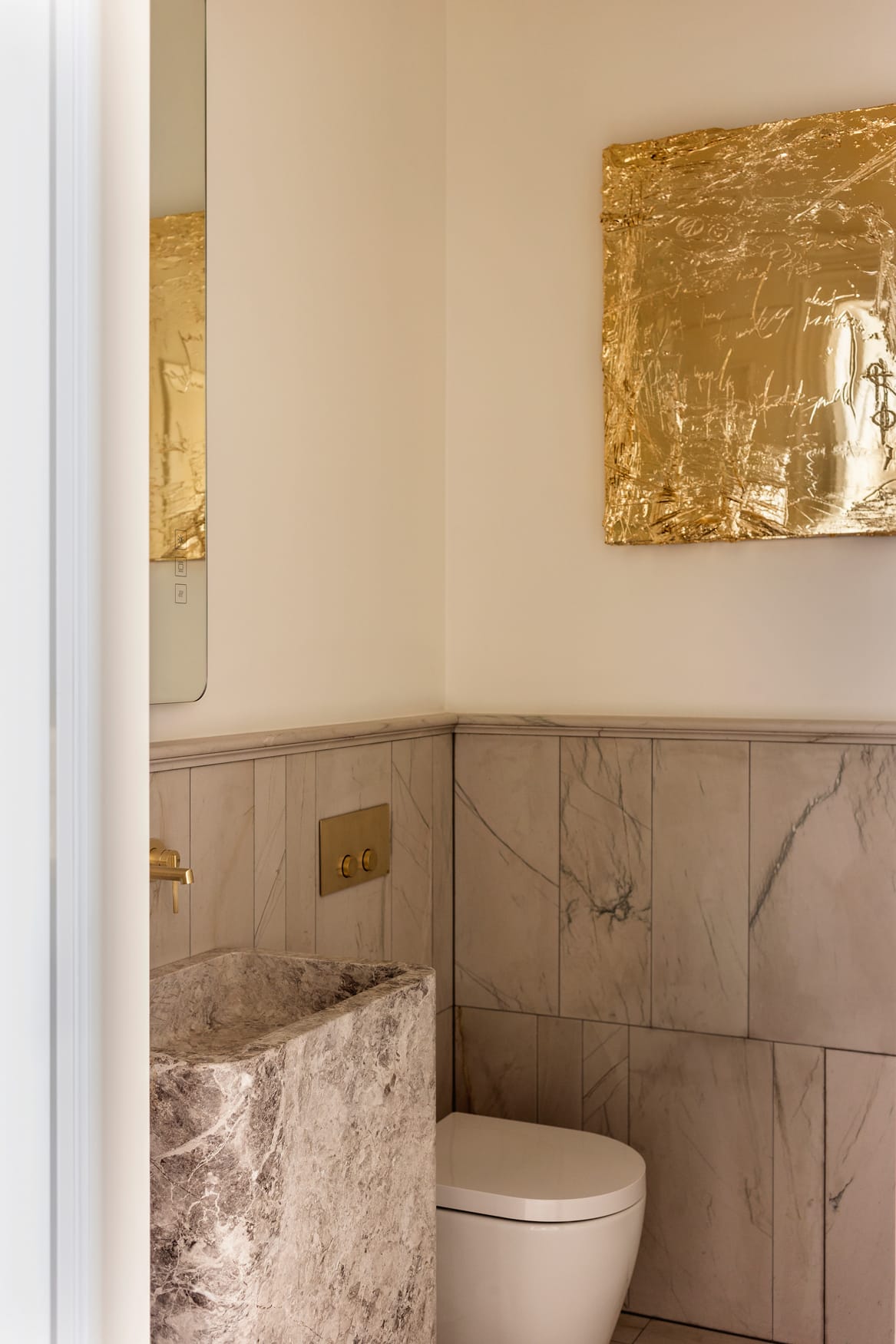 Mow.design studio zaprojektowało apartament przy Foksal 13/15