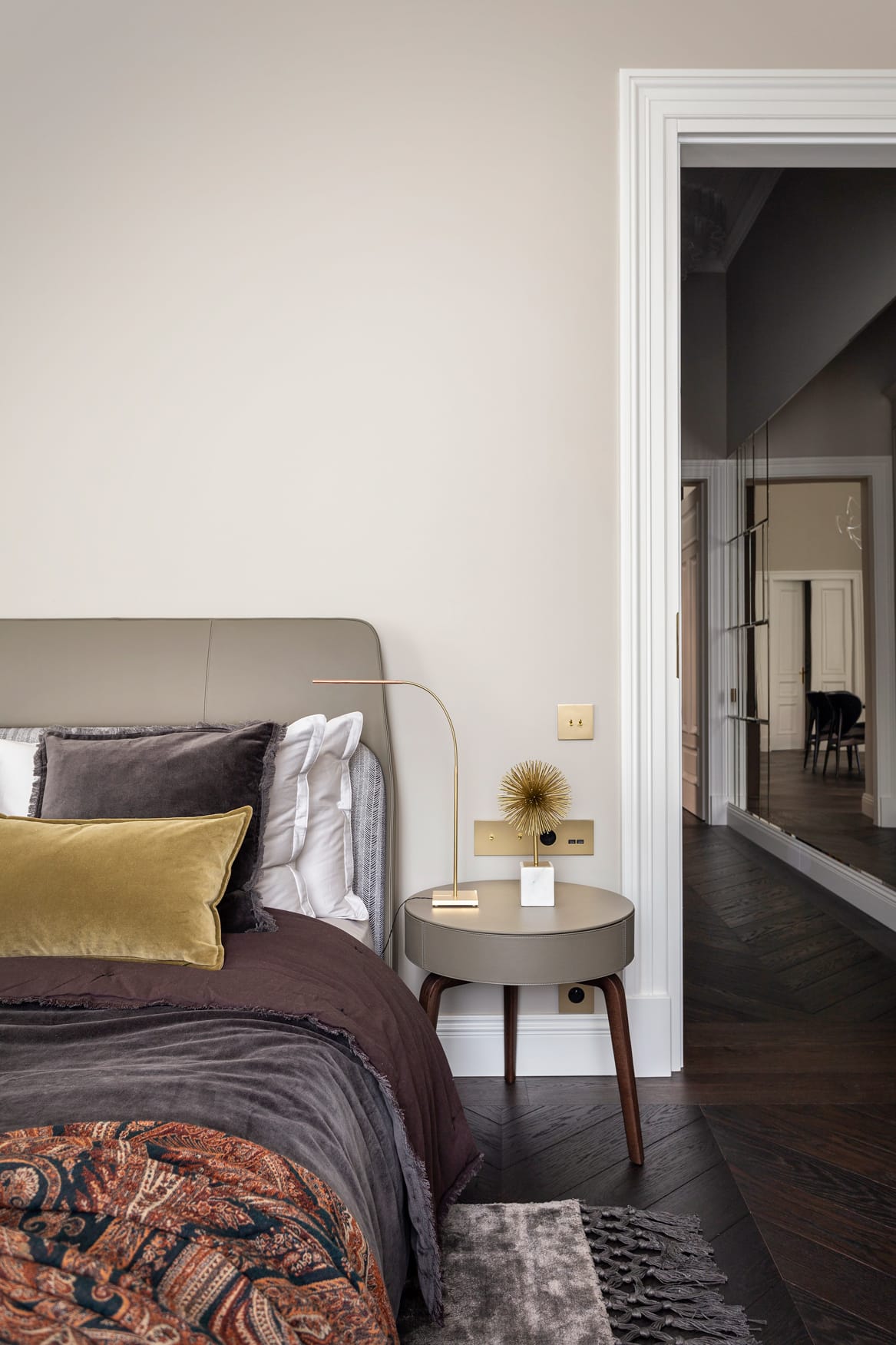 Mow.design studio zaprojektowało apartament przy Foksal 13/15