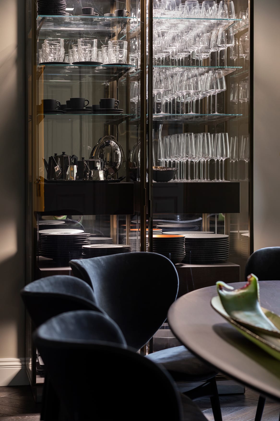 Mow.design studio zaprojektowało apartament przy Foksal 13/15