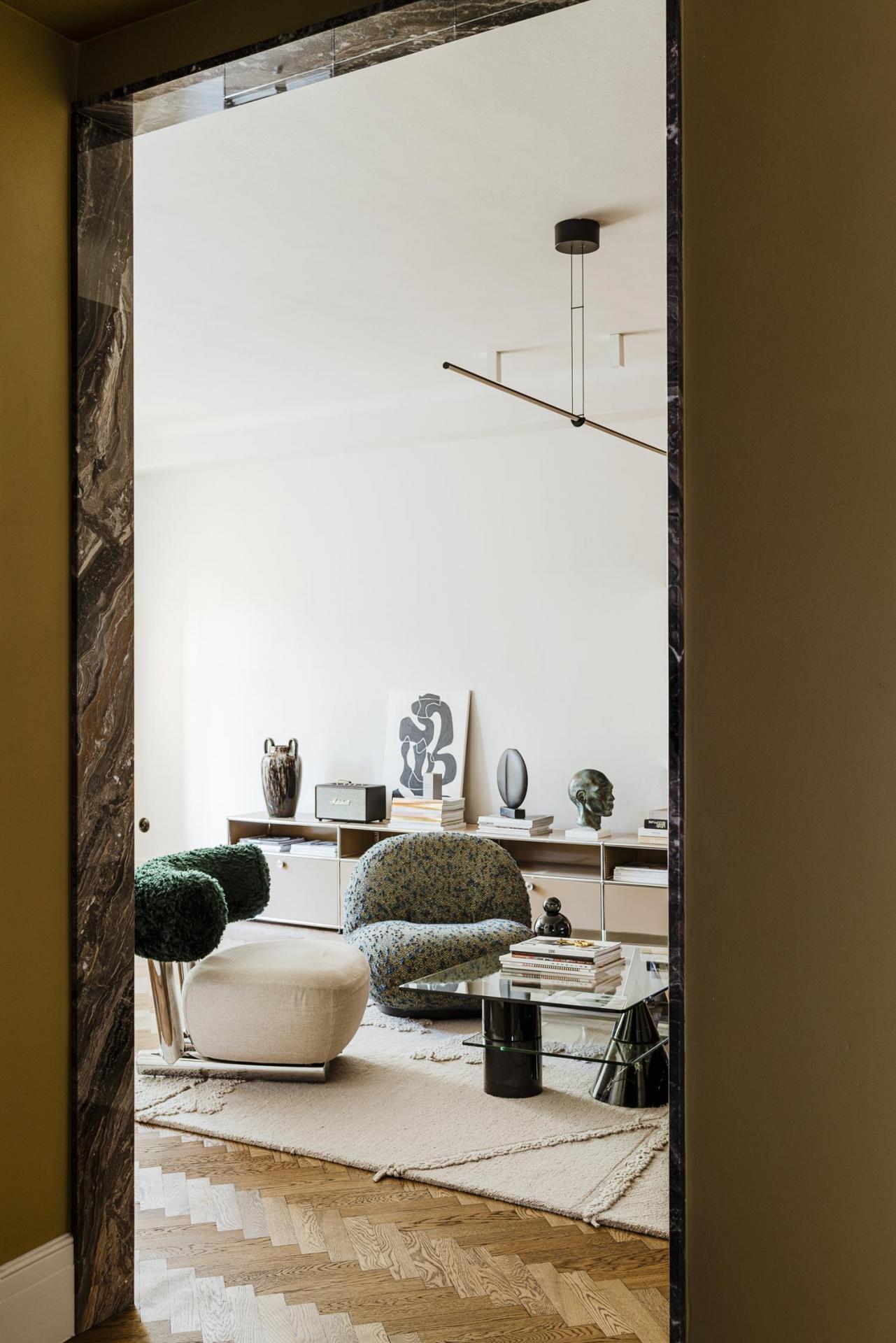 Modernistyczne mieszkanie w Warszawie - projekt Paradowski Studio