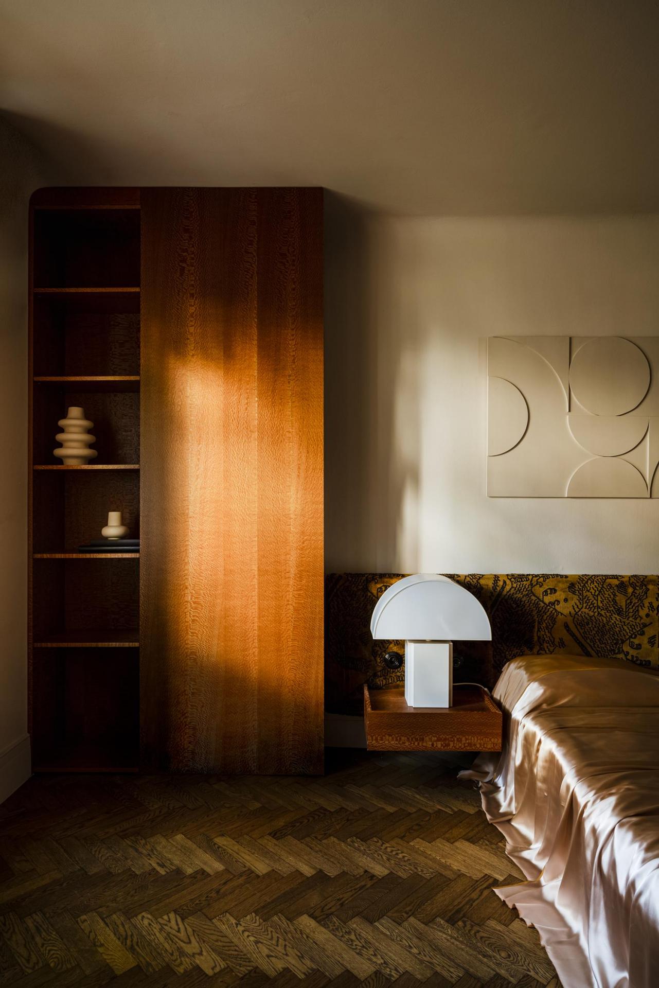 Modernistyczne mieszkanie w Warszawie - projekt Paradowski Studio