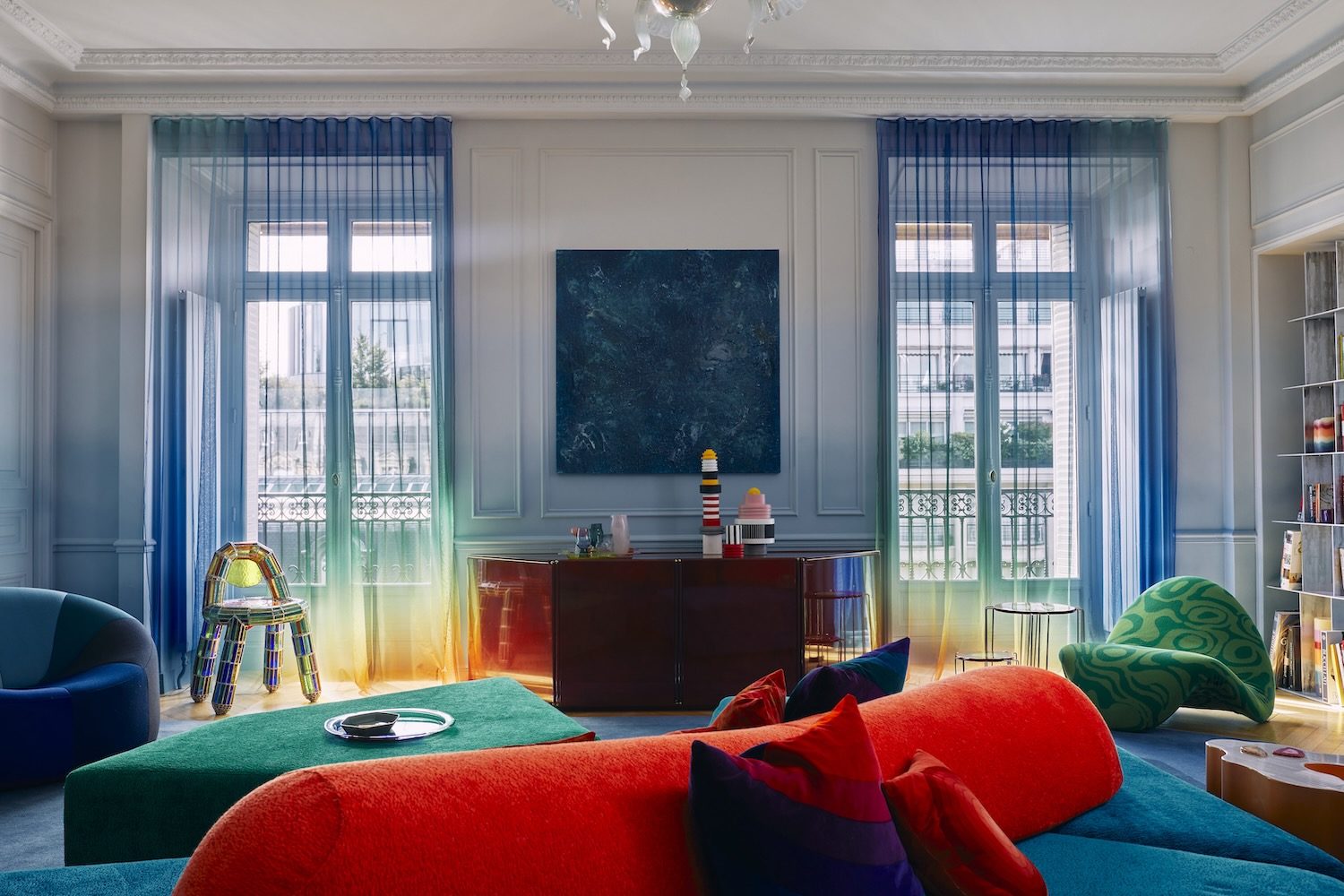 Uchronia szlifuje kolorowe diamenty